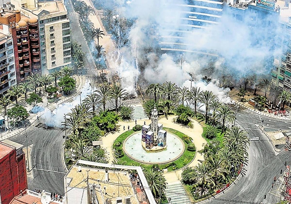 Hogueras de San Juan 2023: calendario pirotécnico de las mascletàs y fuegos artificiales | Las ...